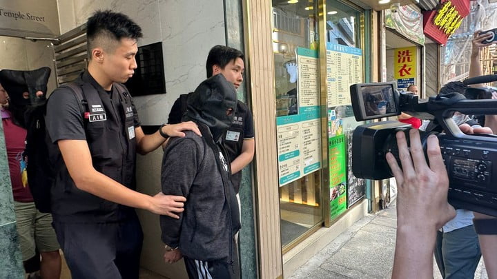 入境處搗破製造虛假外傭合約集團 拘逾50人｜本地｜商業電台 881903