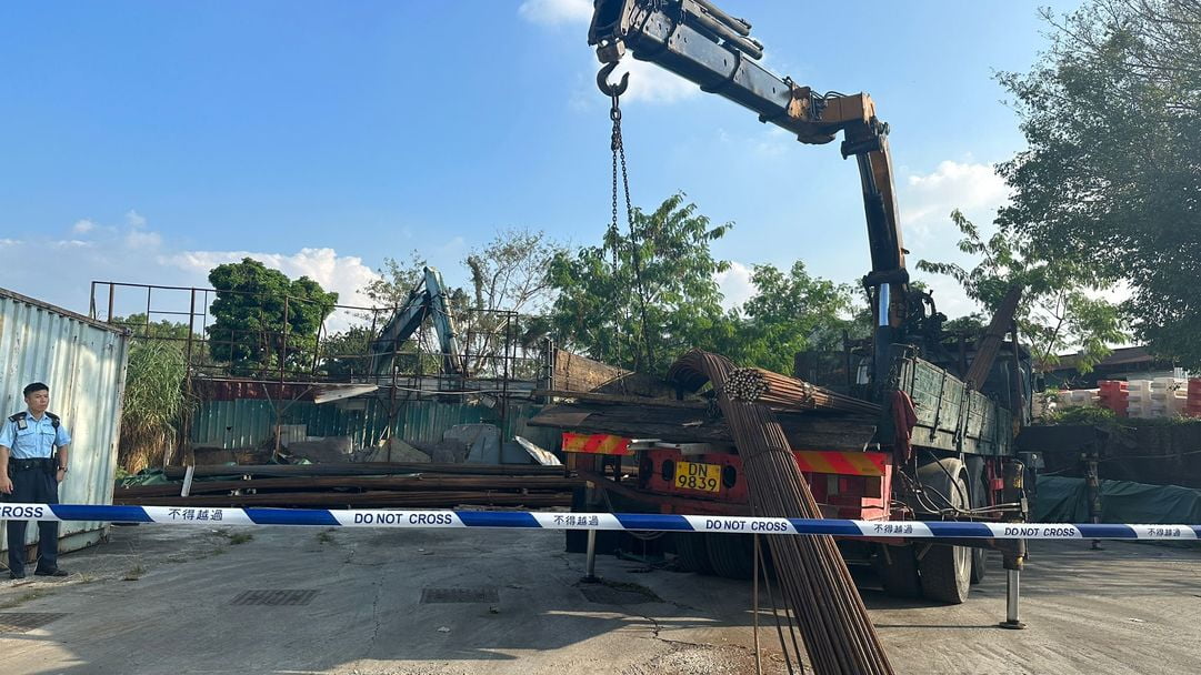 元朗屏山地盤鋼筋甩脫墮下 73歲工人被砸死｜本地｜商業電台 881903