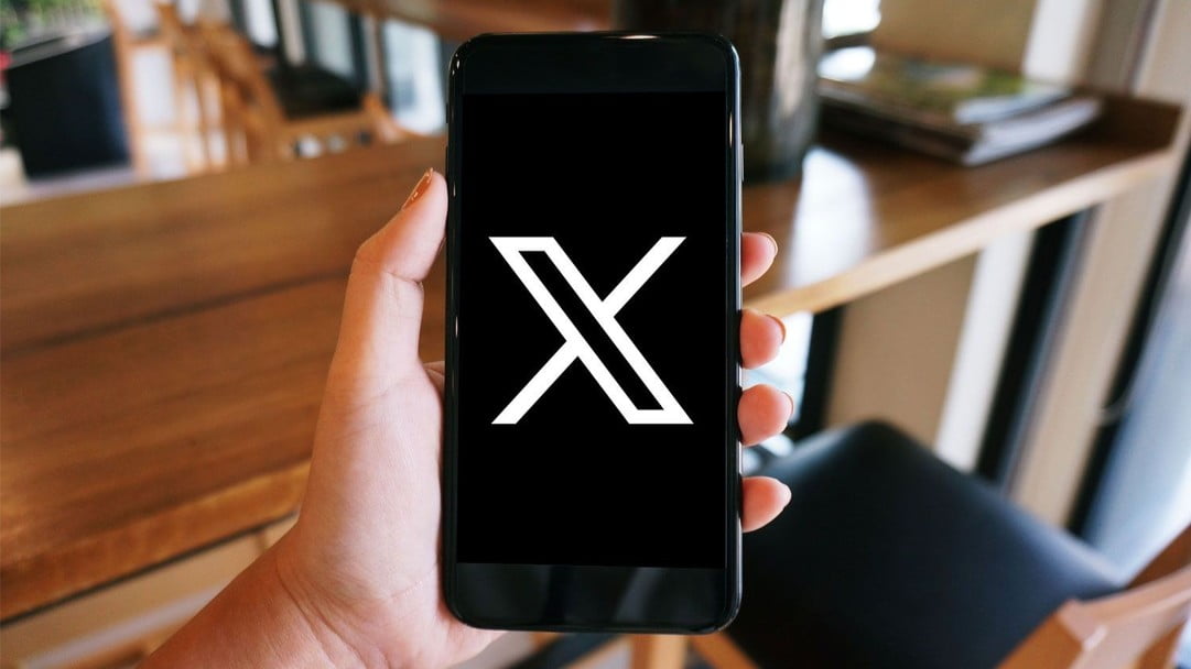 社交平台X一度局部癱瘓 馬斯克：網攻IP來自烏克蘭｜國際｜商業電台 881903