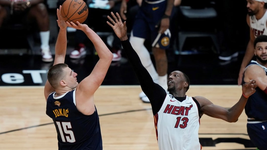 NBA總決賽｜金塊13分挫熱火 場數領先3:1｜體育｜商業電台 881903