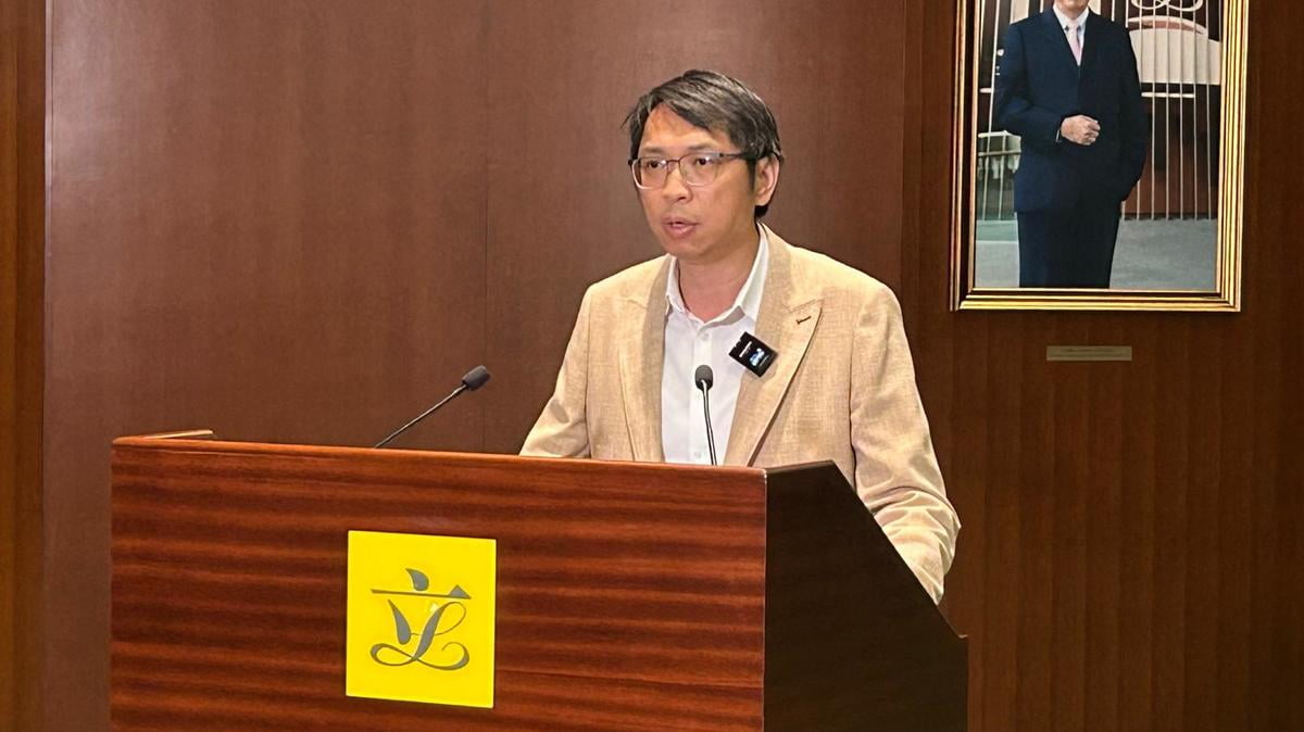 陸頌雄：政府應與巴士公司商下調大欖隧道段巴士票價｜本地｜商業電台 881903