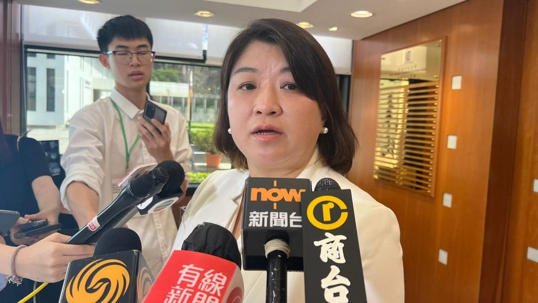 李夏茵：有條件釋放新機制不礙暴力傾向人士入院｜本地｜商業電台 881903