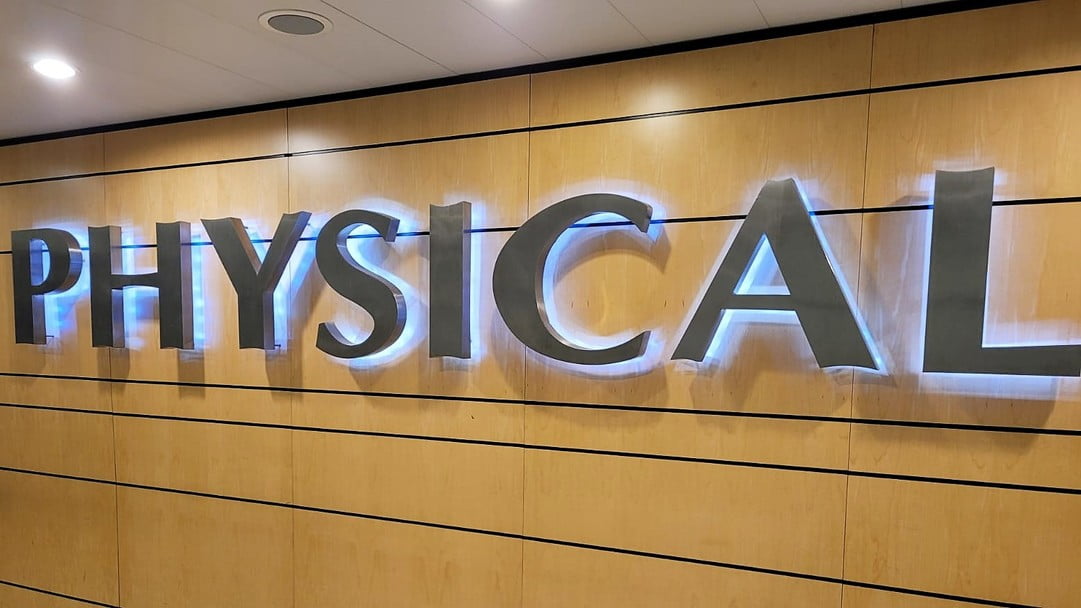 舒適堡董事涉欠薪認罪 判罰2.4萬元｜本地｜商業電台 881903