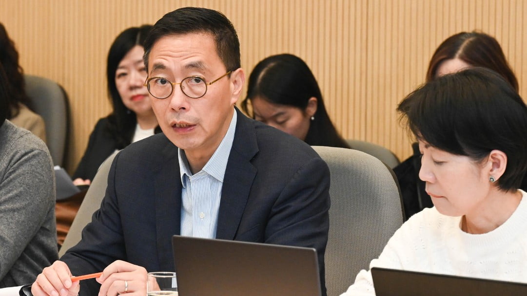 楊潤雄召跨部門會議統籌春節黃金周接待旅客預備工作｜本地｜商業電台 881903