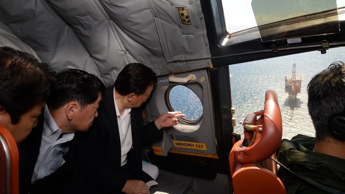 日本自民黨幹部乘飛機 查察中國東海油氣開發設施｜兩岸｜商業電台 881903