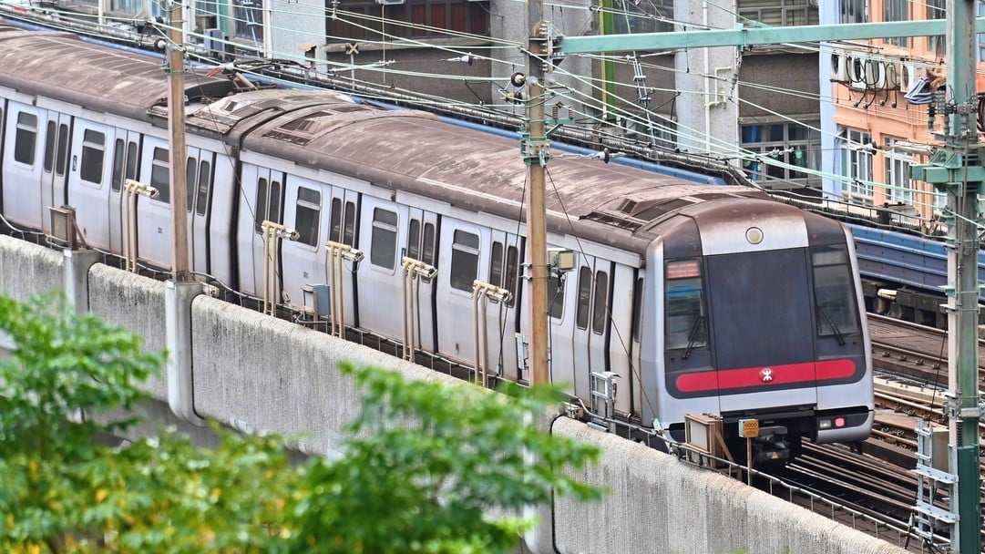港鐵去年班次復疫情前9成 9號信號下續停運露天路段列車｜本地｜商業電台 881903