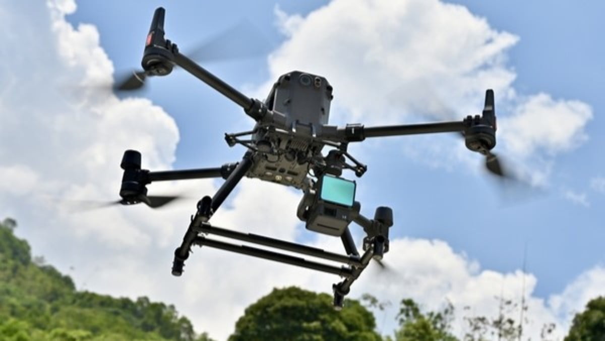 發展局在女婆山工地以無人機技術遙距監督工地安全｜本地｜商業電台 881903