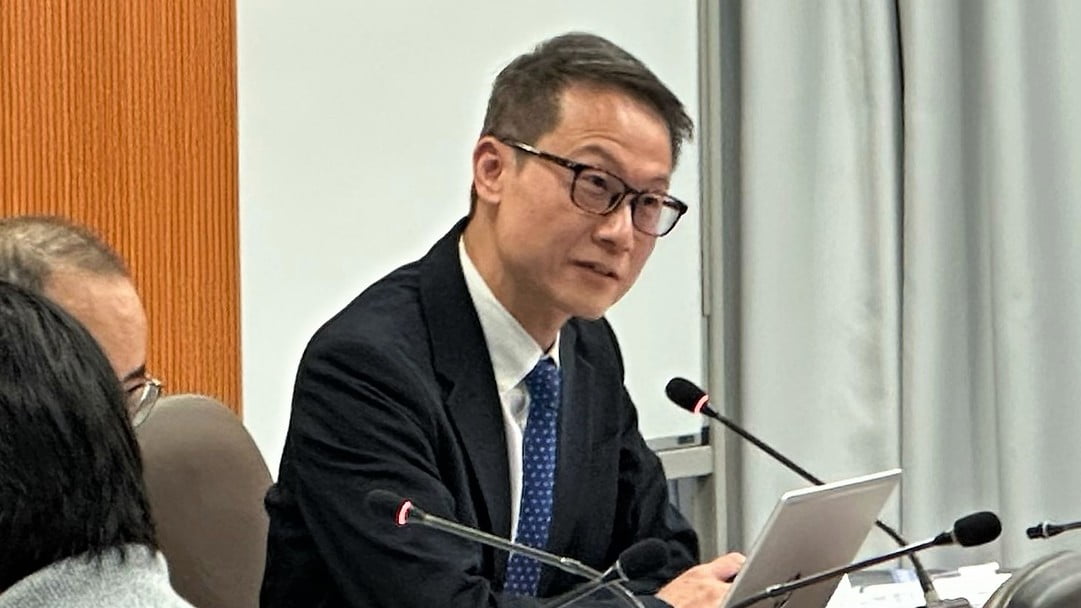 水務署長邱國鼎：若公眾地方驗出水含鉛量超標會考慮公布｜本地｜商業電台 881903