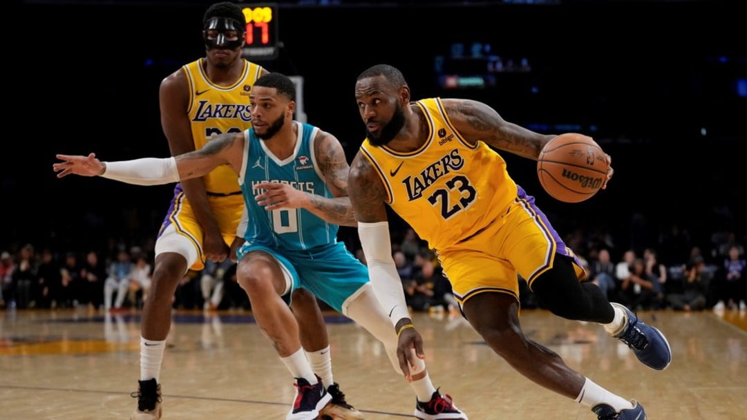 NBA丨湖人大勝黃蜂 勇士低迷不敵熱火｜體育｜商業電台 881903