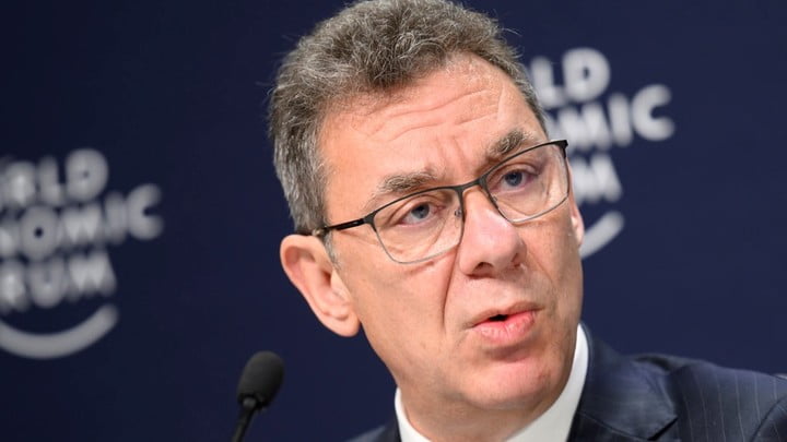 輝瑞CEO兩個月內再度染疫 已打4劑疫苗｜國際｜商業電台 881903