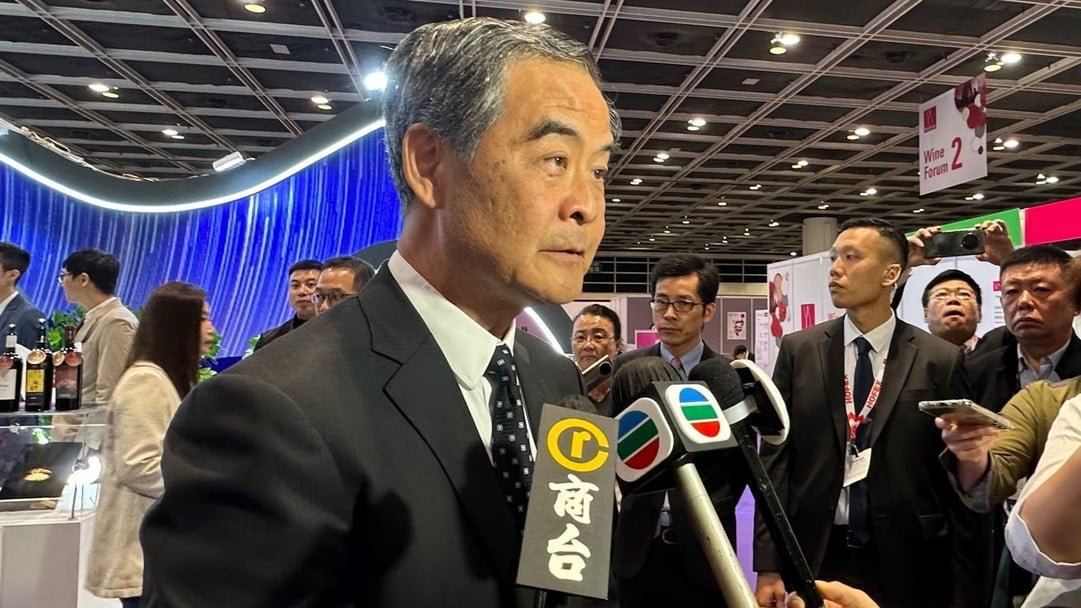 梁振英：冀粵港各界多實地考察 了解對方所需所長 ｜本地｜商業電台 881903