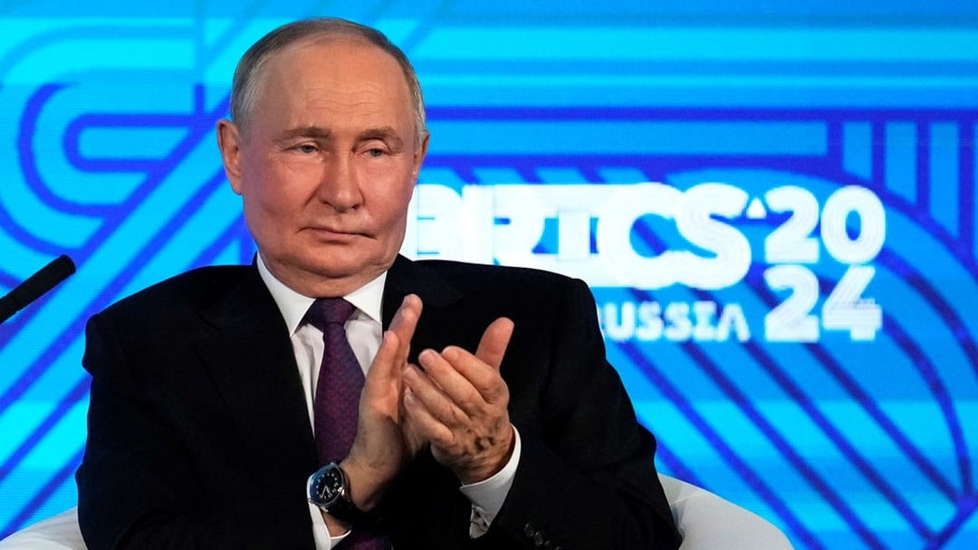 普京：全球GDP未來將主要由金磚國家貢獻｜國際｜商業電台 881903