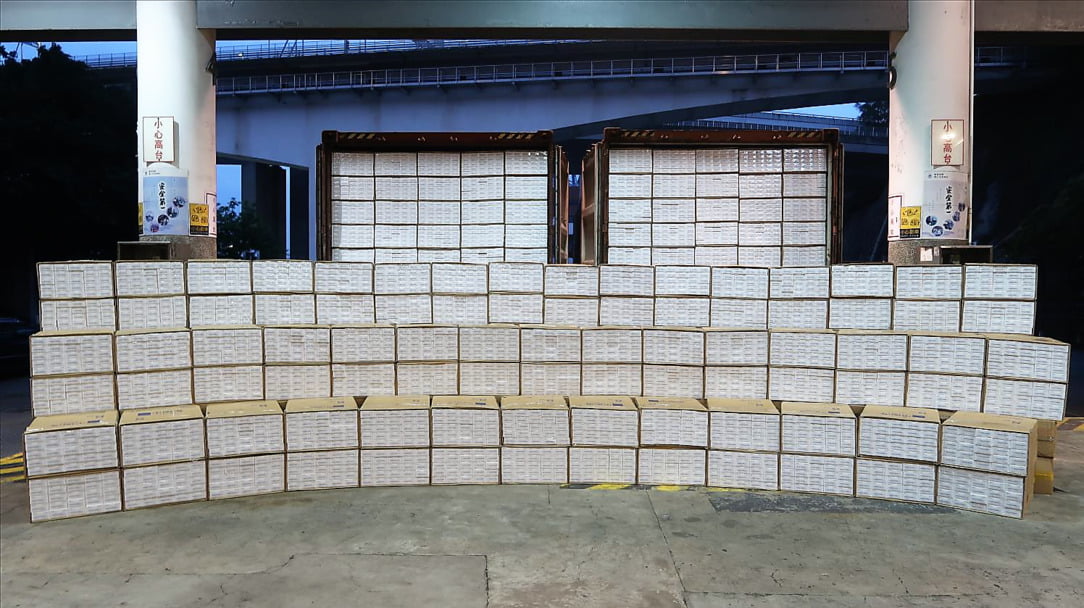 海關檢2000萬支私煙市值約7400萬 拘捕3人｜本地｜商業電台 881903