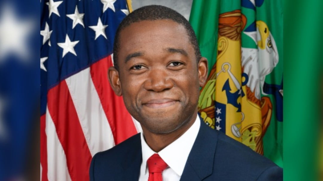 美副財長阿德耶莫今訪烏克蘭商進一步制裁俄羅斯計劃｜國際｜商業電台 881903