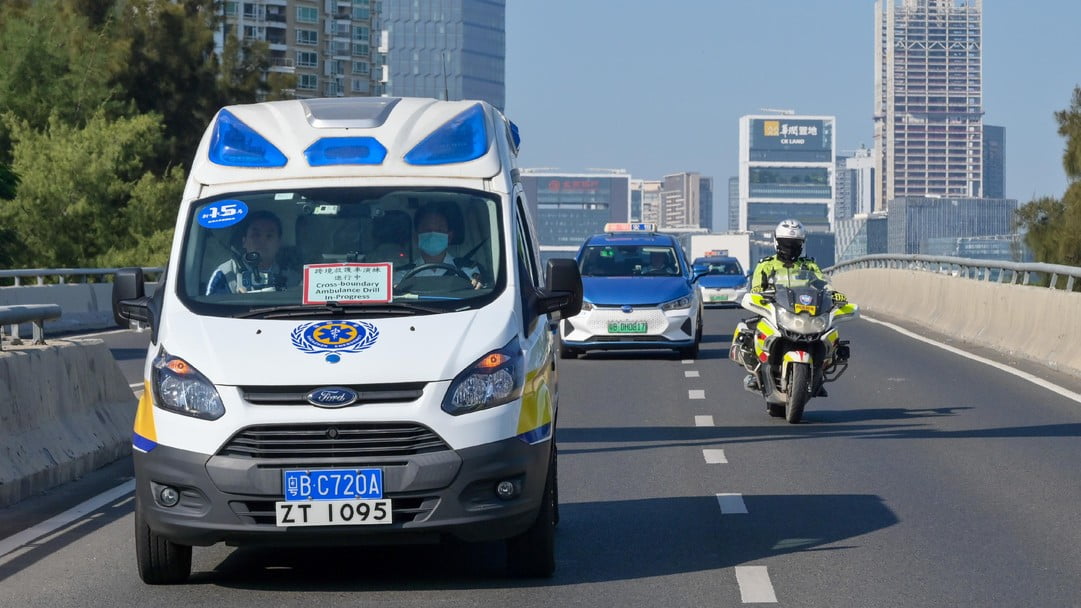 大灣區跨境直通救護車試行計劃 預計下月啓動｜本地｜商業電台 881903