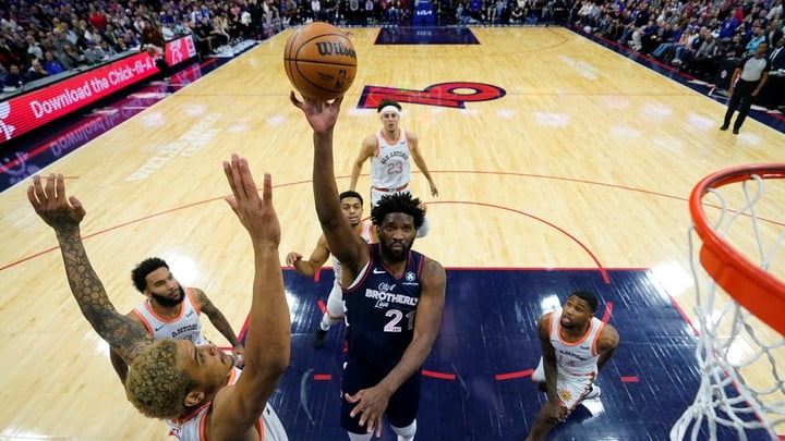 NBA丨安比轟入70分創76人隊史 領球隊擊敗馬刺｜體育｜商業電台 881903