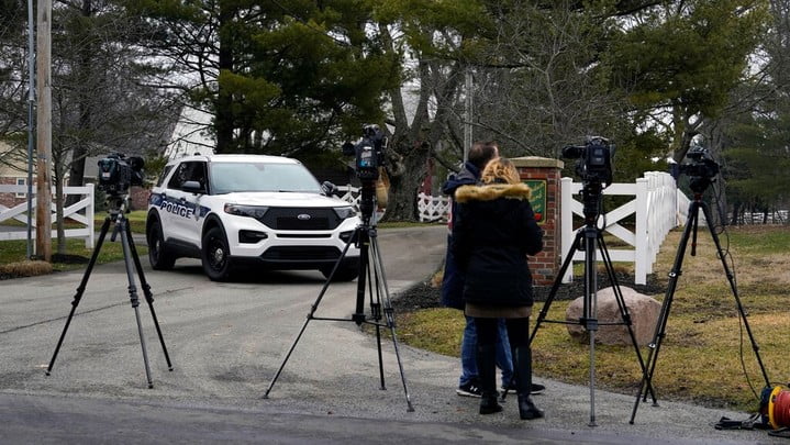 FBI搜查前副總統彭斯寓所 發現一份機密文件｜國際｜商業電台 881903