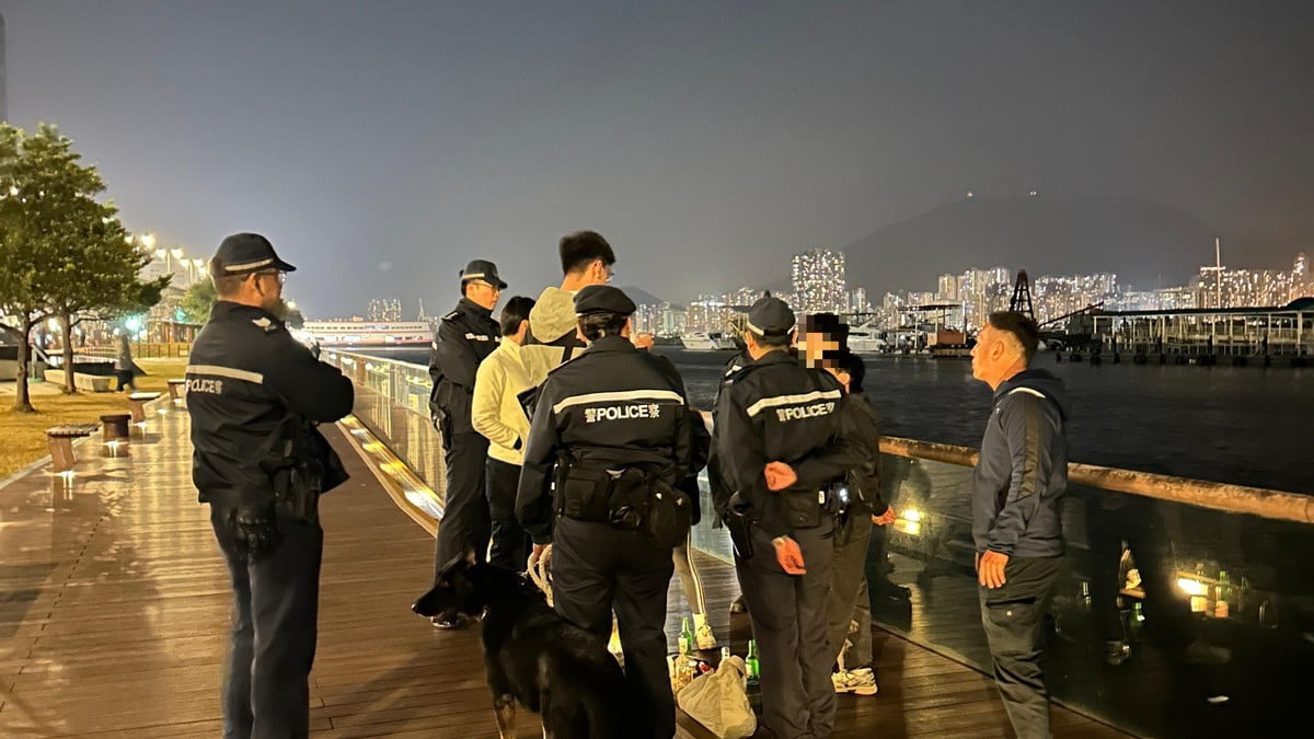 觀塘海濱晚上多青年聚集 警方加強巡查｜本地｜商業電台 881903