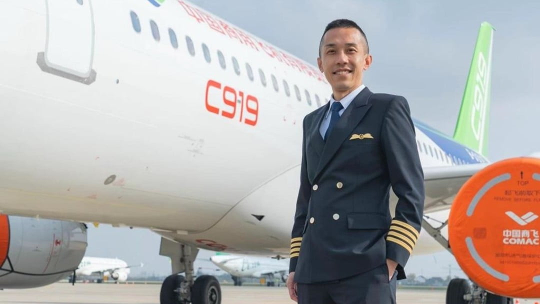 曾參與C919測試的民航處督察李謙彥 將駕C919飛越維港｜本地｜商業電台 881903