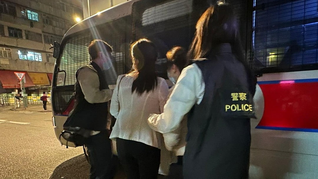 警方深水埗掃黃 拘捕2名女子｜本地｜商業電台 881903