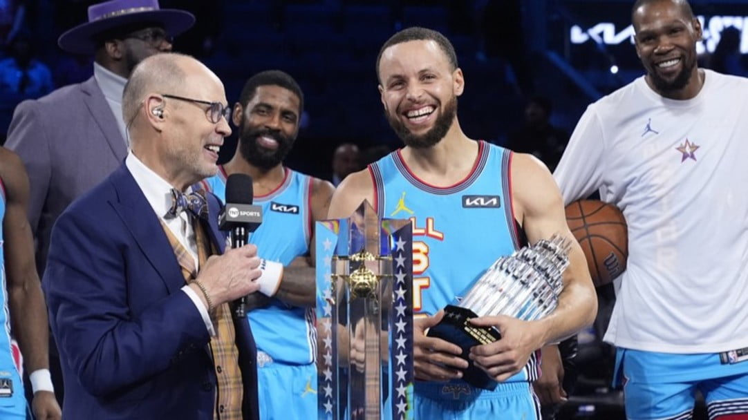 NBA全明星賽丨奧尼爾隊戰勝巴克利隊 居里膺MVP｜體育｜商業電台 881903