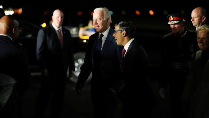 拜登抵達北愛展開訪問 當地有墓園發現管狀炸彈｜國際｜商業電台 881903