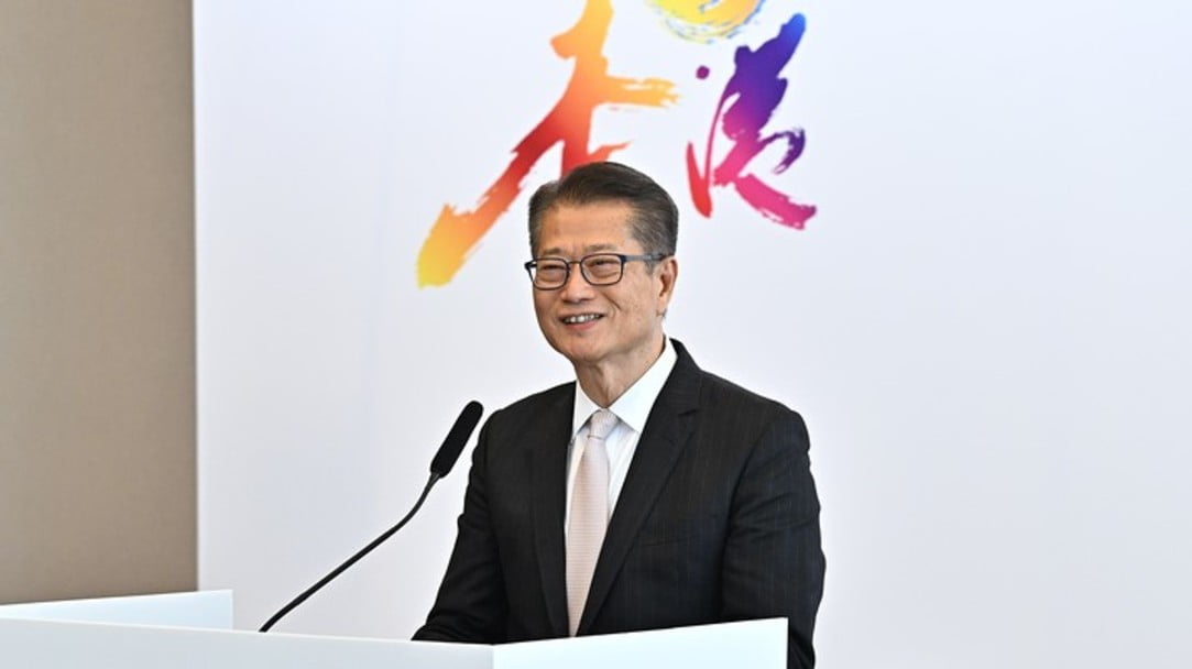 陳茂波：深圳恢復一簽多行加上本港提升服務 將為經濟增添活力｜本地｜商業電台 881903