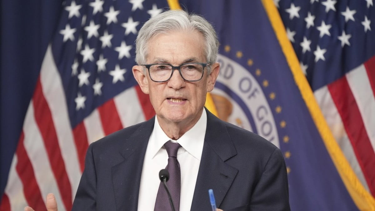 特朗普擬解僱鮑威爾觸發市場動蕩後迅即否認｜財經｜商業電台 881903