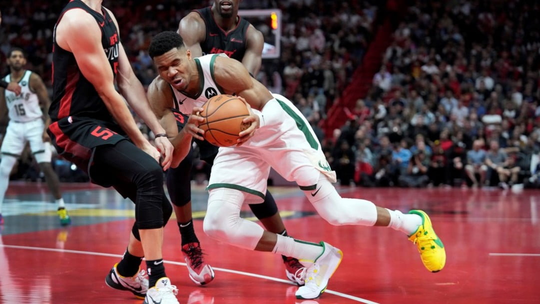 NBA季中錦標賽｜ 公鹿滅熱火 全勝晉8強鬥紐約人 ｜體育｜商業電台 881903