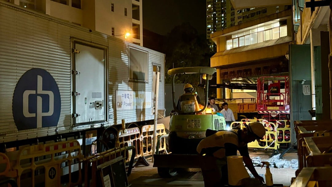 寶林邨電錶房疑電線短路起火 1400戶一度停電｜本地｜商業電台 881903