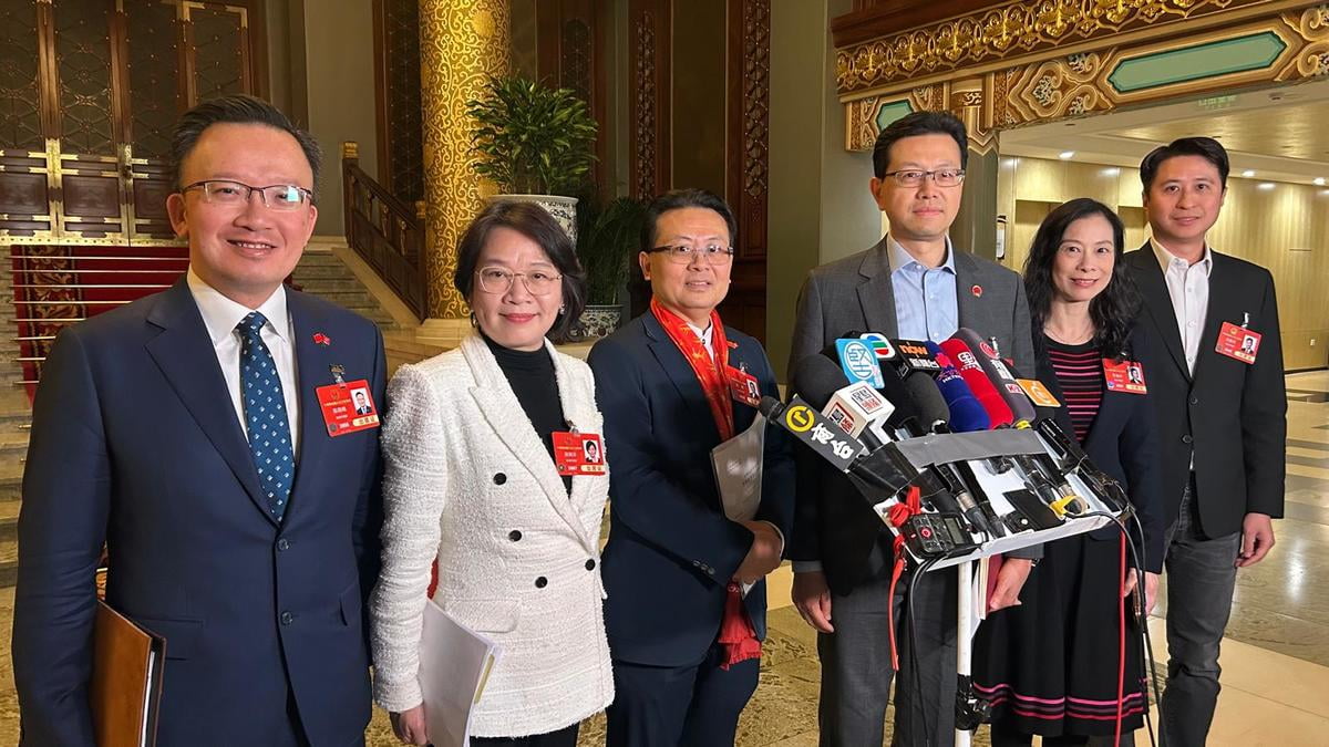 人大委員長報告提特區憲法教育 梁美芬指國家憲法有最高權威｜本地｜商業電台 881903