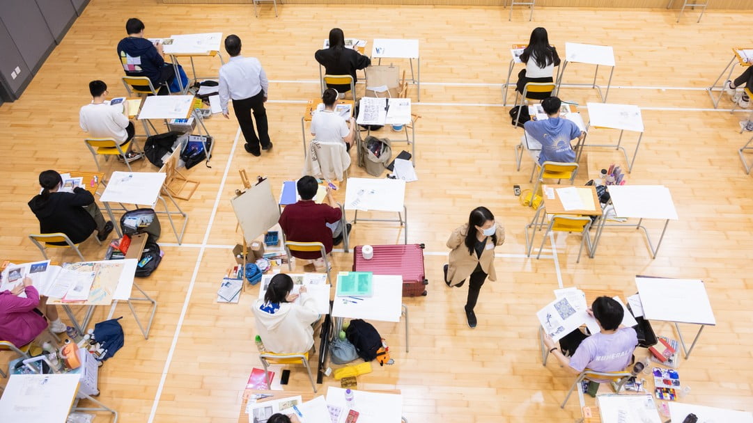 考評局今起派發文憑試准考證 並推出新版HKDSE應用程式｜本地｜商業電台 881903