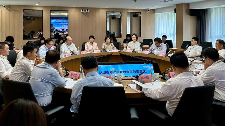 蔡若蓮與議員續在上海考察 交流滬港教育心得