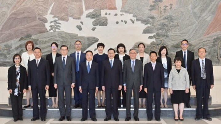 應勇會見張舉能 冀兩地司法加強合作共促強國建設｜本地｜商業電台 881903