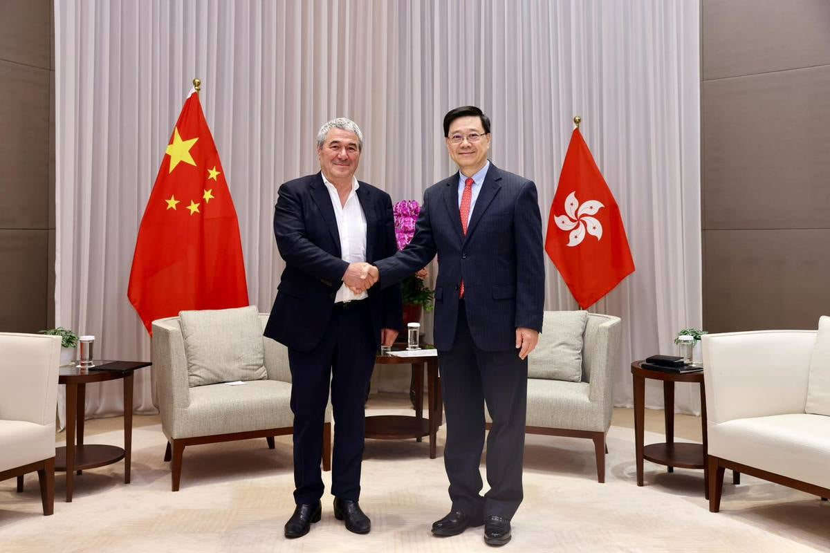 李家超歡迎法國Elior Group SA在港設亞洲總部｜本地｜商業電台 881903