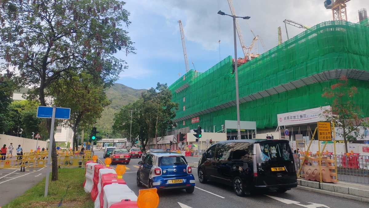 沙田威院地盤工人疑中暑暈倒 送院不治｜本地｜商業電台 881903