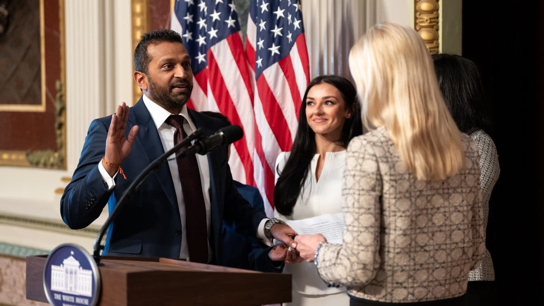 美FBI新局長帕特爾就職 據報計劃將1500員工調離總部｜國際｜商業電台 881903