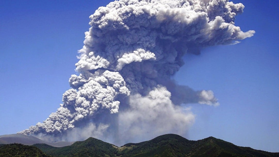 日本新燃岳火山活動或增強 吐噶喇列島地震急增逾900次｜國際｜商業電台 881903