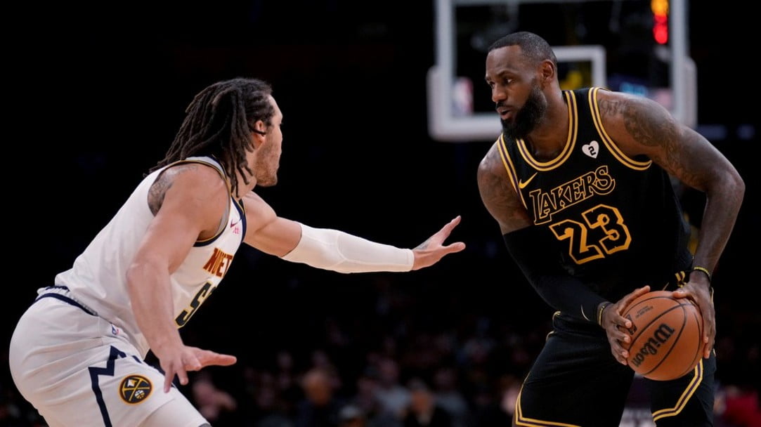 NBA丨湖人不敵金塊 球會於主場館為高比拜仁雕像揭幕｜體育｜商業電台 881903