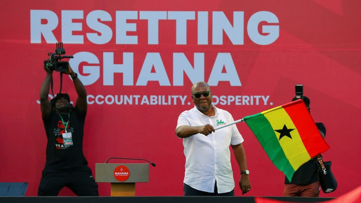 加納前總統馬哈馬贏得大選 對手巴武米亞承認落敗｜國際｜商業電台 881903