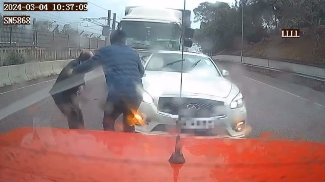 大老山公路兩車相撞後司機落車查看 被貨車撞倒1死1傷｜本地｜商業電台 881903