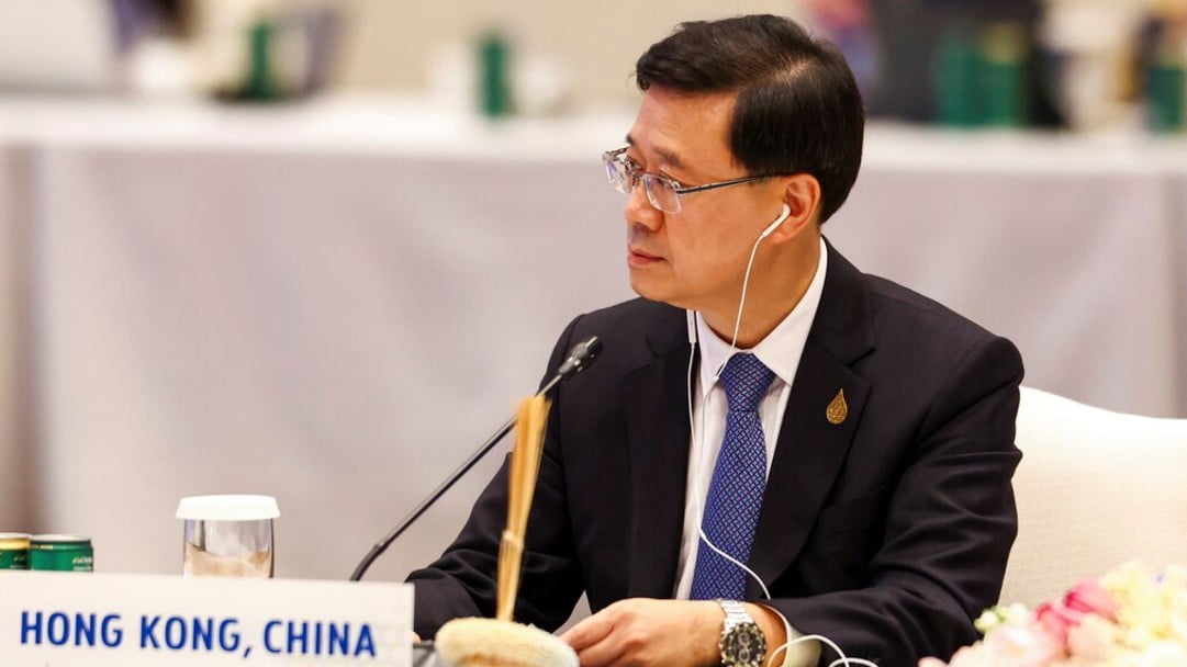 李家超出席APEC期間晤印星領袖 指加入RCEP對港重要｜本地｜商業電台 881903