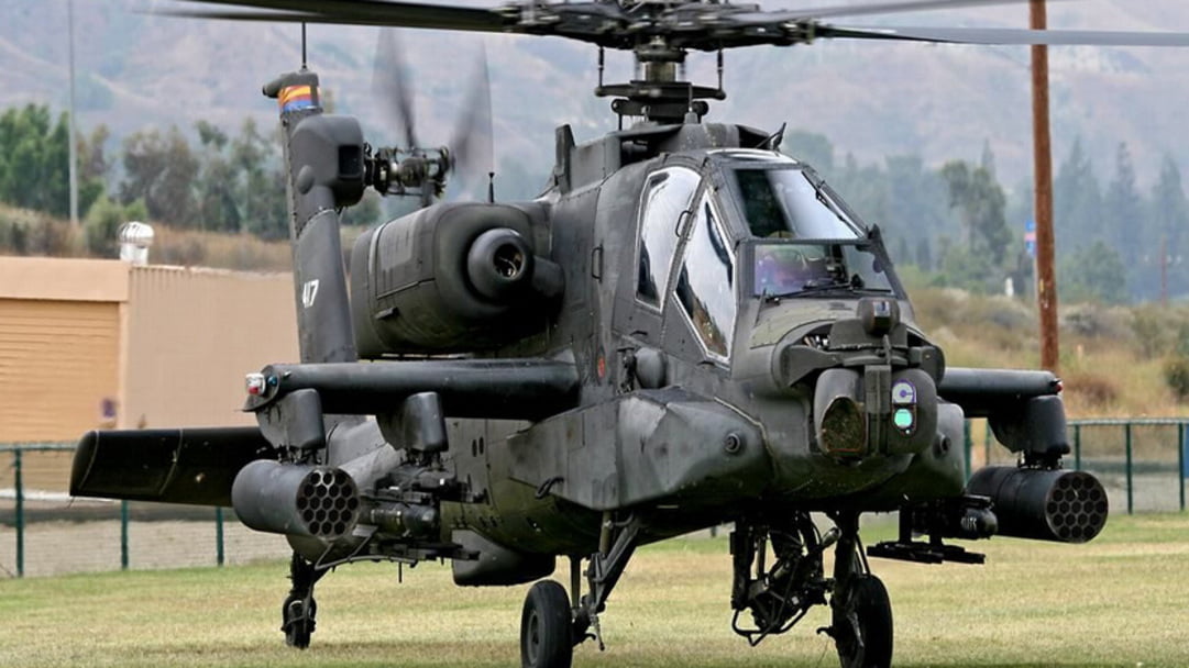 台灣阿帕奇直升機訓練期間發射架意外脫落｜兩岸｜商業電台 881903