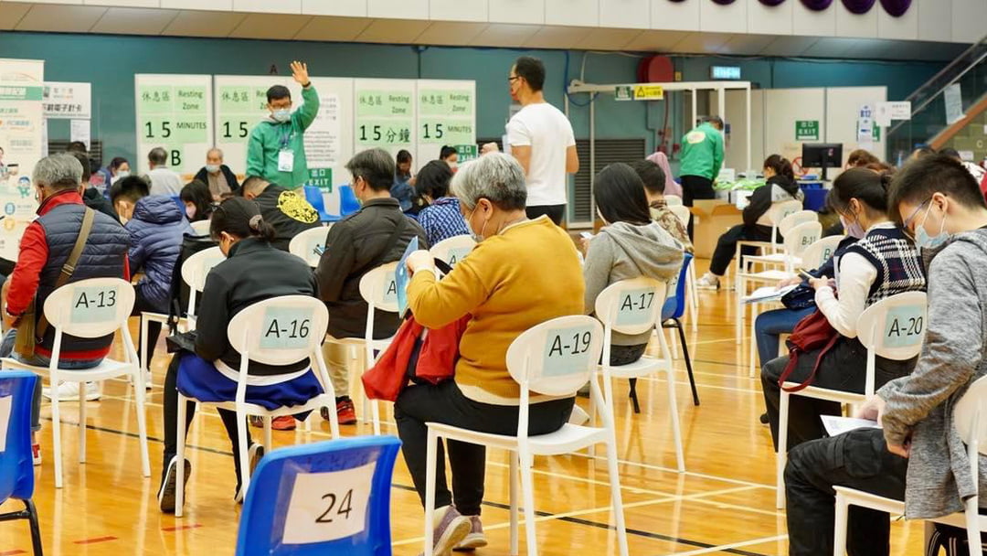 本港接種4劑新冠疫苗的人數突破100萬｜本地｜商業電台 881903