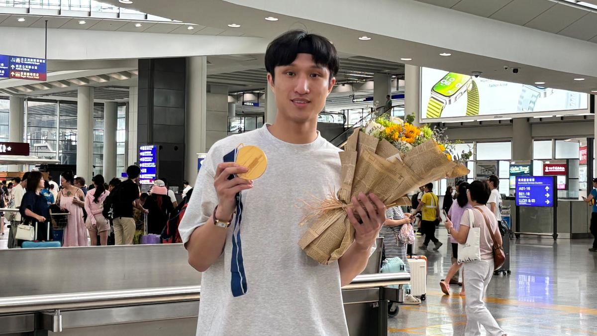 蔡俊彥返港 稱感覺完成終極目標但未值「世一」榮譽｜本地｜商業電台 881903