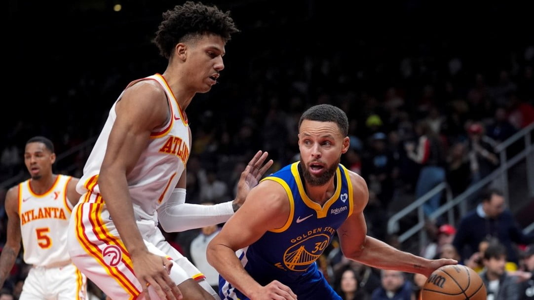 NBA丨勇士加時7分不敵鷹隊 公鹿成功逆轉反勝獨行俠｜體育｜商業電台 881903