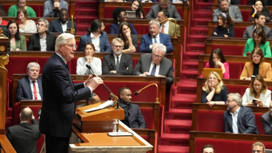 法國極右及左派提出不信任動議 政府面臨倒台危機｜國際｜商業電台 881903