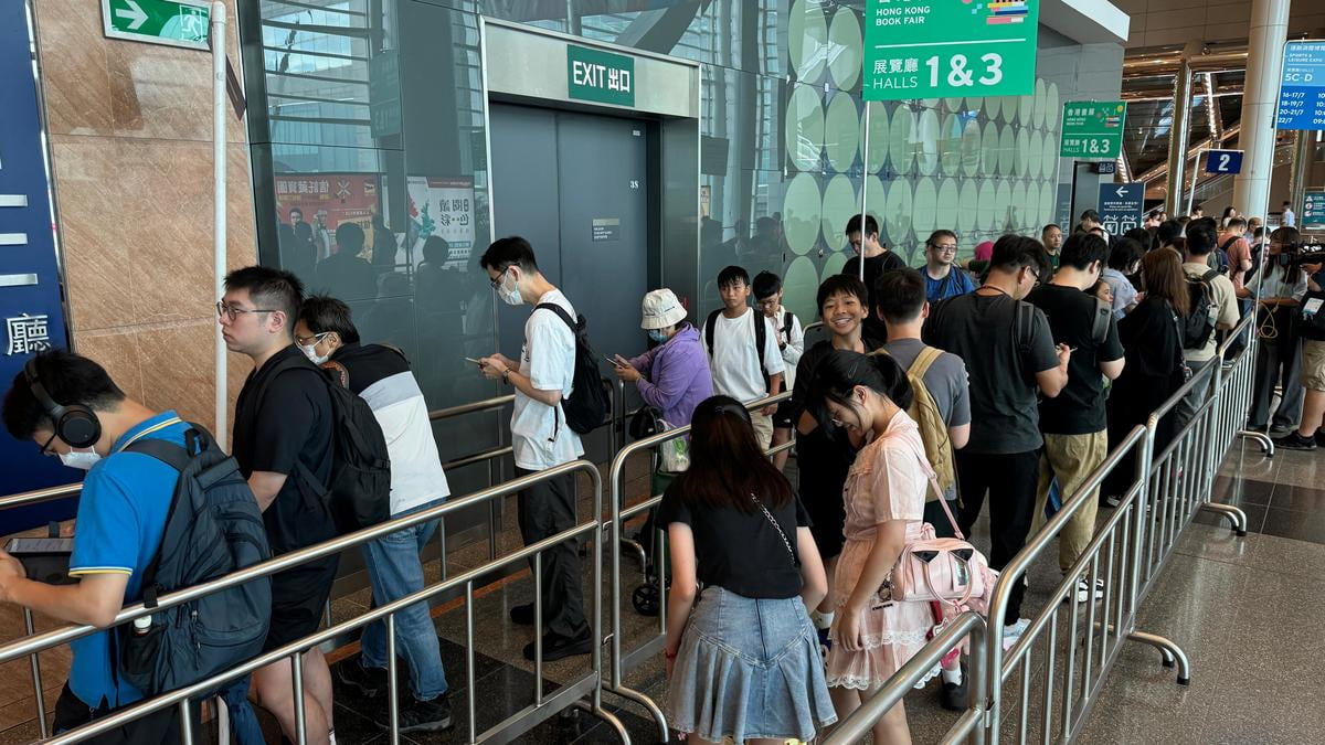 書展關閉一日後今日延長開放 有展商料對生意幫助不大｜本地｜商業電台 881903