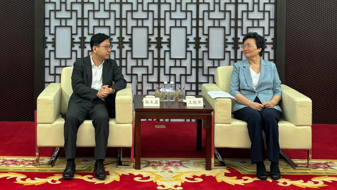 孫玉菡結束訪京行程返港｜本地｜商業電台 881903