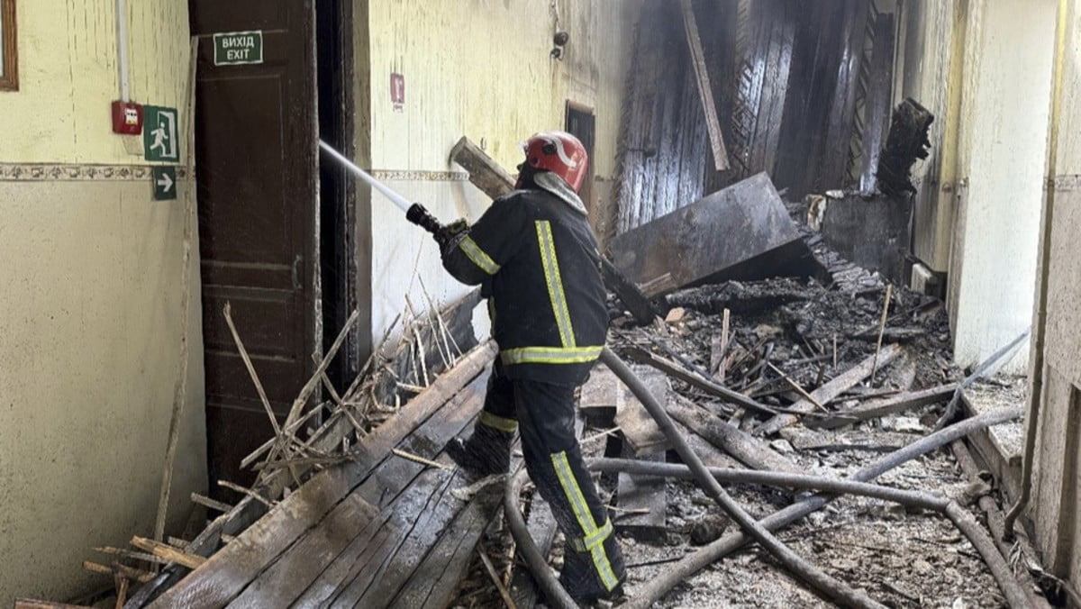 烏克蘭暫停履行《歐洲常規武裝力量條約》｜國際｜商業電台 881903